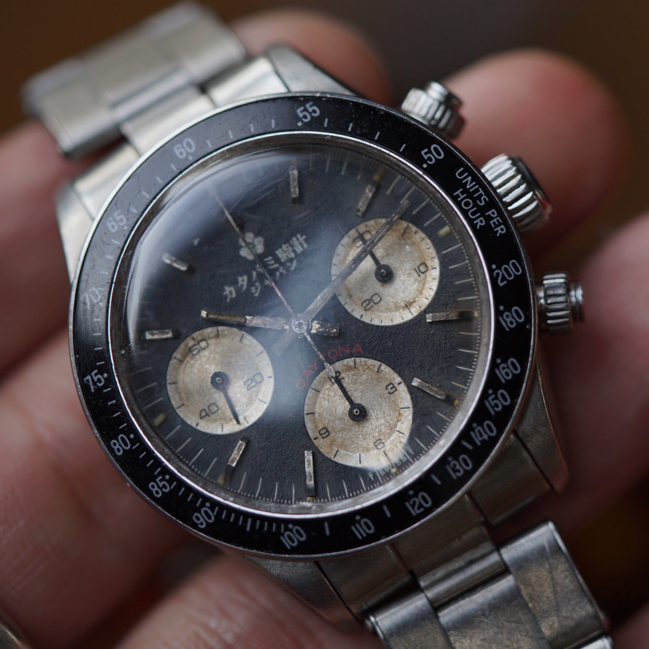 The Chronograph クロ "KURO" – KATABAMI WATCH JAPAN
